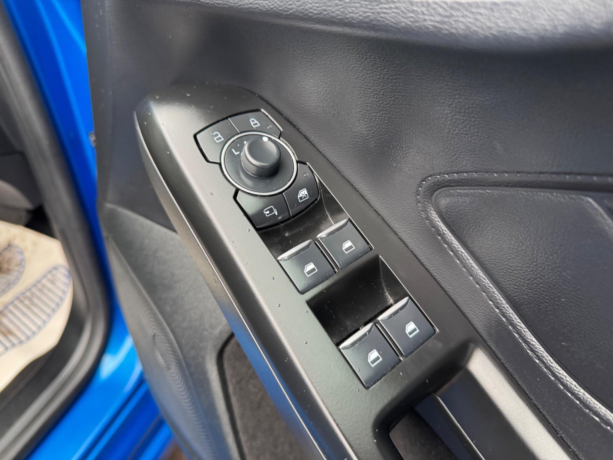 Used 2024 Ford Focus 1.0T EcoBoost MHEV ST-Line DCT Euro 6 (s/s) 5dr ...